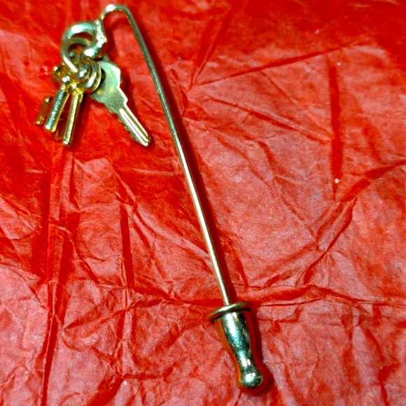 Vintage | Jewelry | Vintage Gold Key Pin Brooch | Poshmark